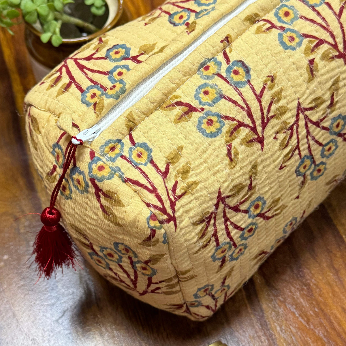 LARGE Multipurpose Quilted Pouch/ Bag – Kapaas Katha